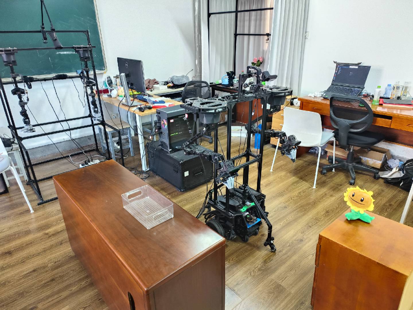 Humanoid Black Knight